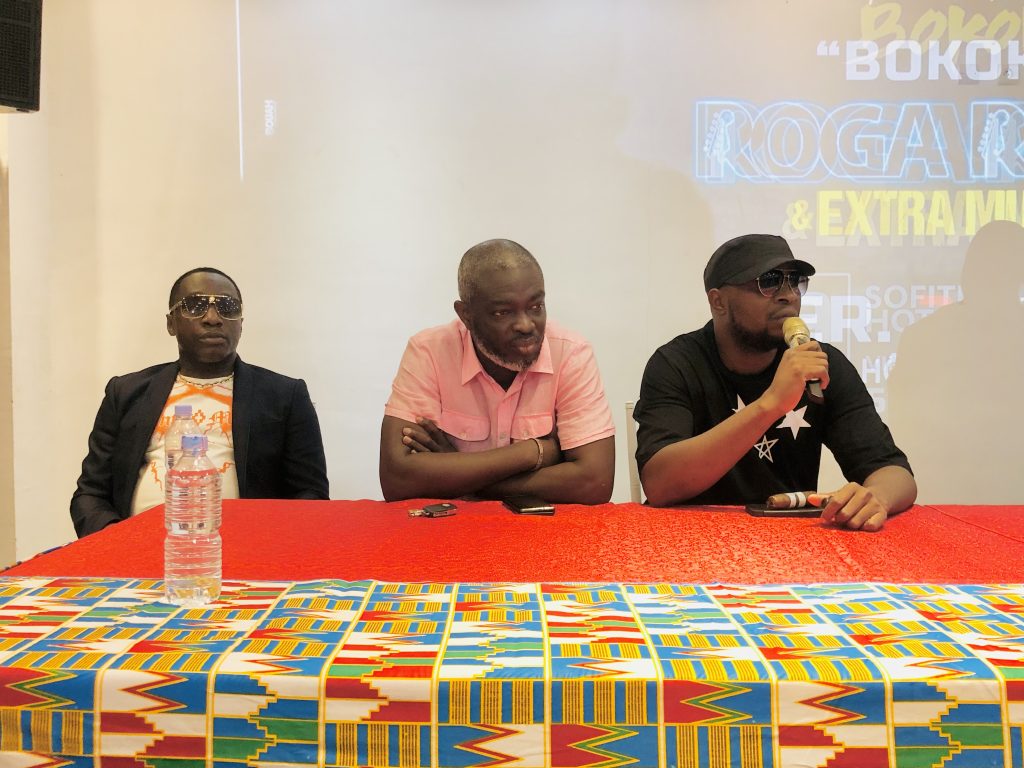 Roga Roga et Extra Musica en concert live à Abidjan. | Hits2Babi.NET